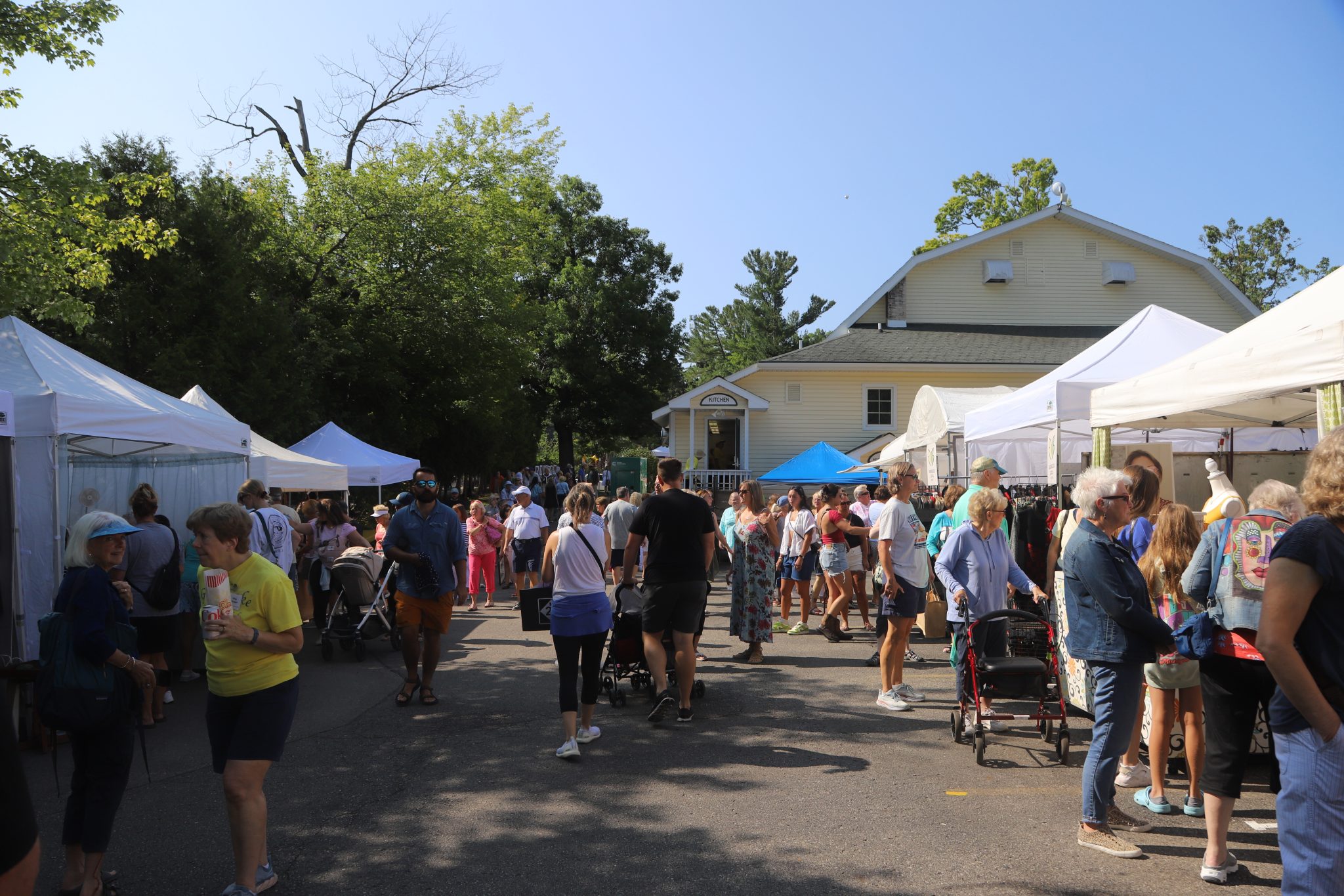 Glen Lake Woman’s Club Art Fair – Glen Lake Chamber of Commerce